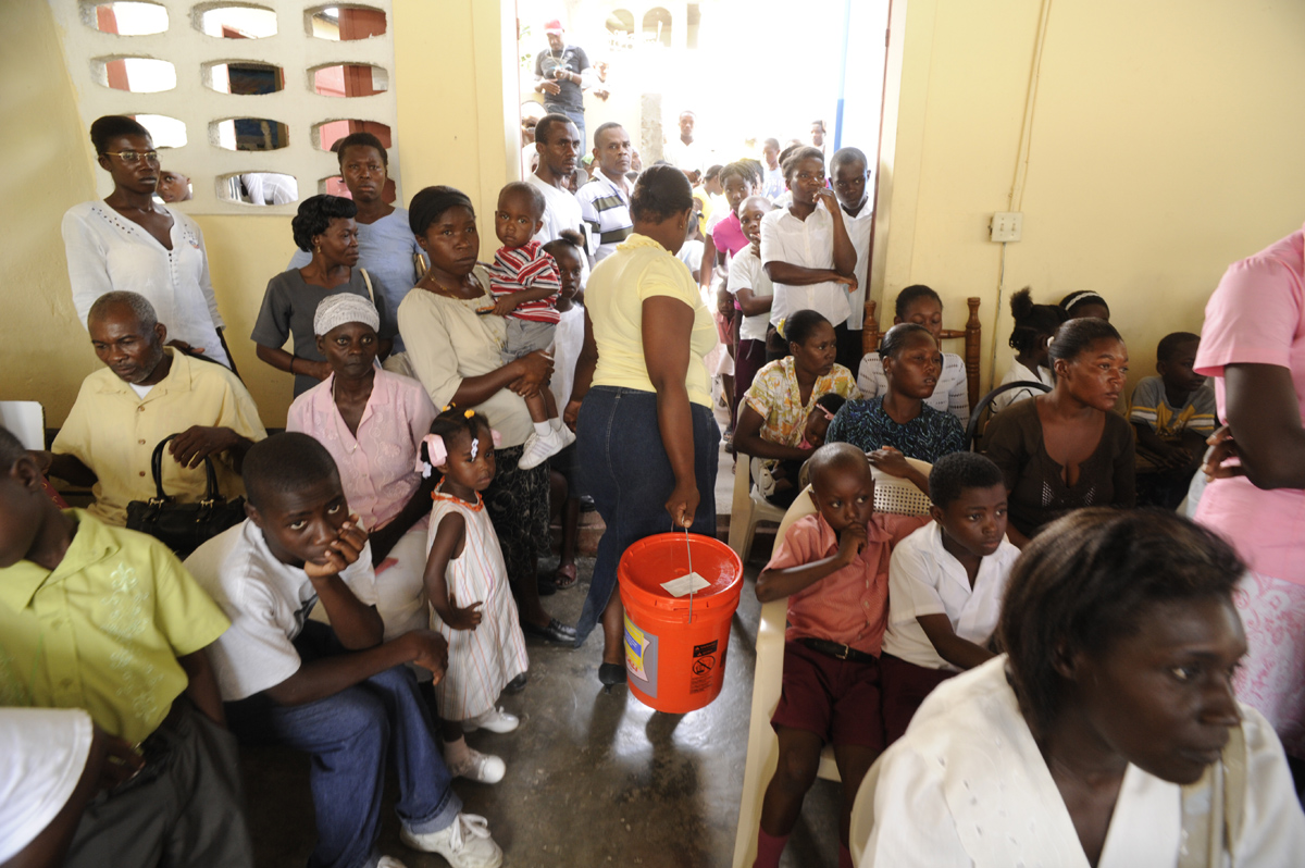 Haitians begin to carry Buckets of Hope home | Baptist Press