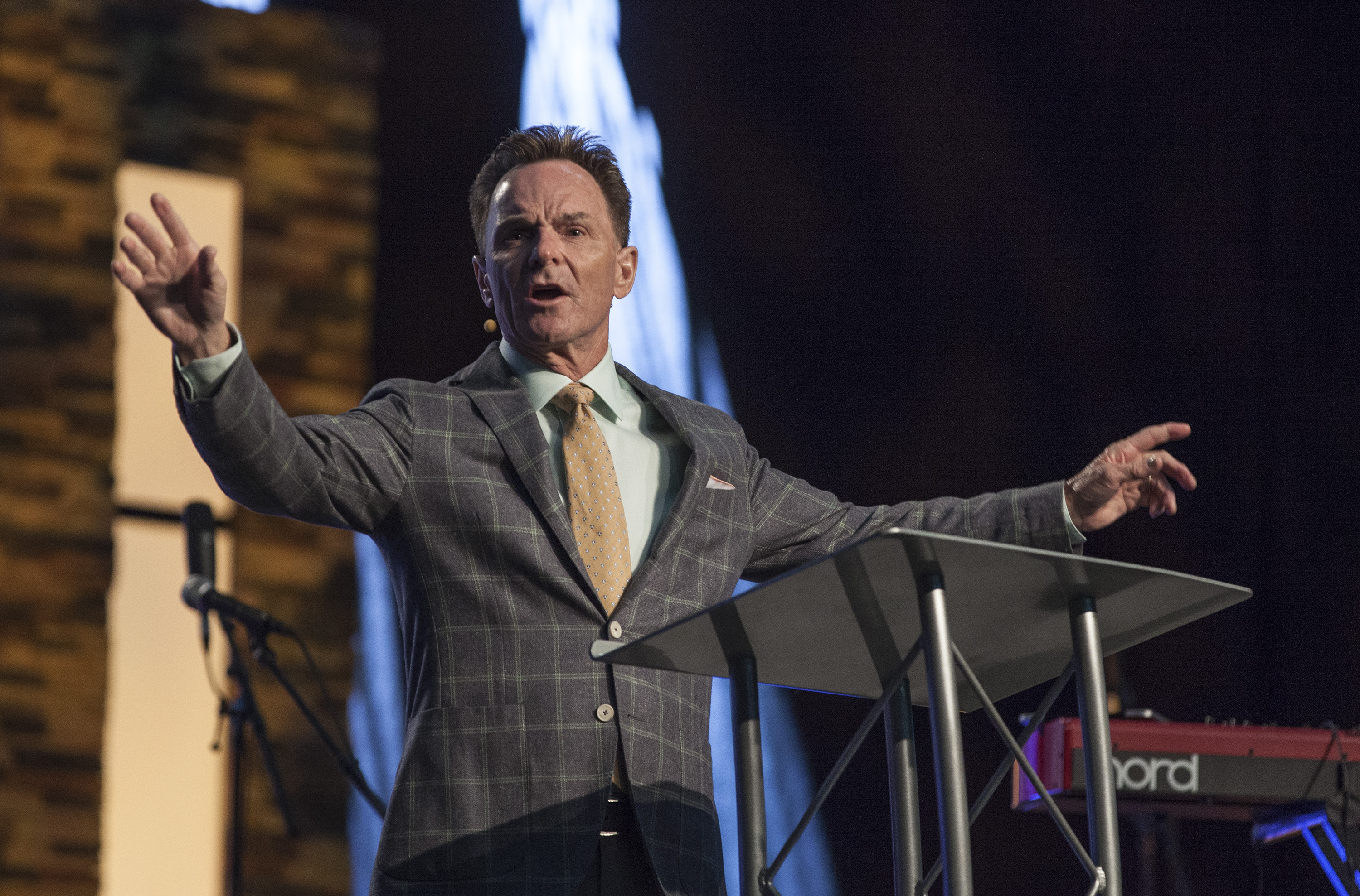 Pastors preach, pray 'Show Us Your Glory' | Baptist Press
